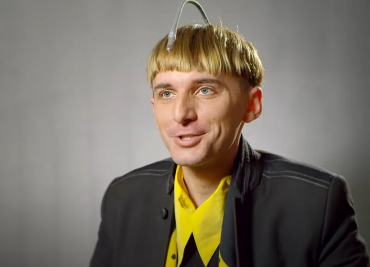 AF | Curiosidades | Conheça Neil Harbisson, o primeiro ser humano a ser ...